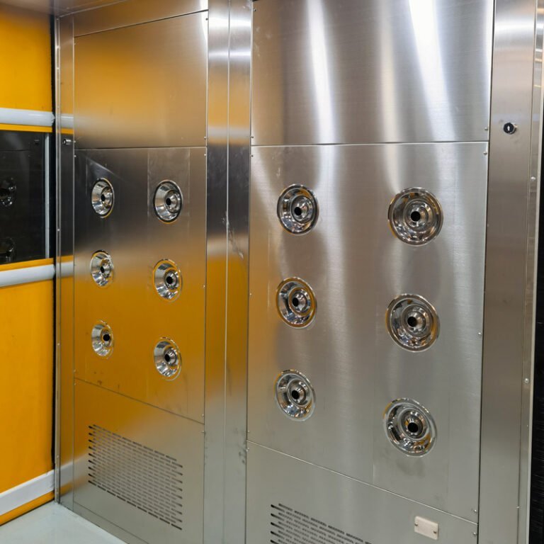 01. CleanRoom Air Shower - YOUTH Clean Tech